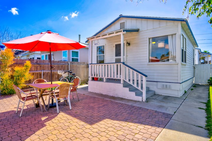It’s So Lovely On Larkspur
Adorable Cottage In Ob - Point Loma - San Diego