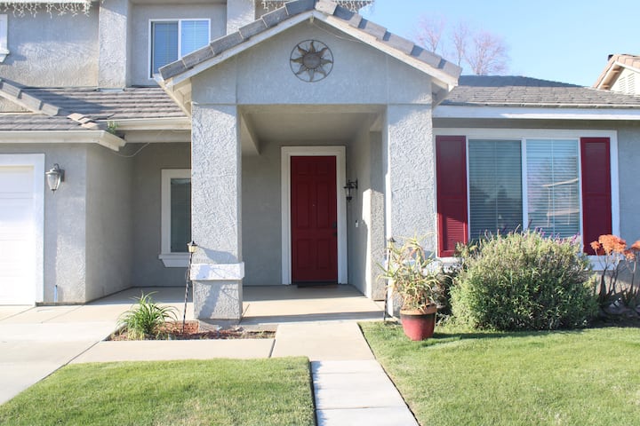 Tulare Cozy And Quiet Home Near Sequoia Nat'l Park - Tulare, CA