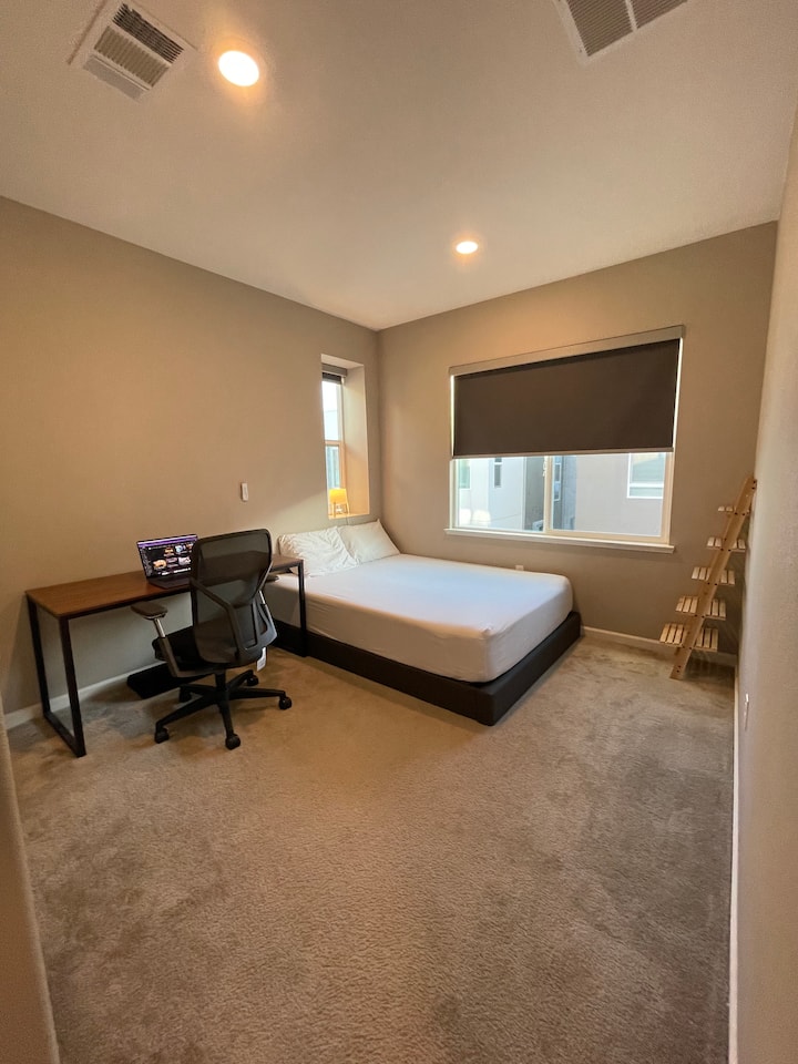Airy Bedroom In Beautiful Hills (Superfurnished) - San José, CA