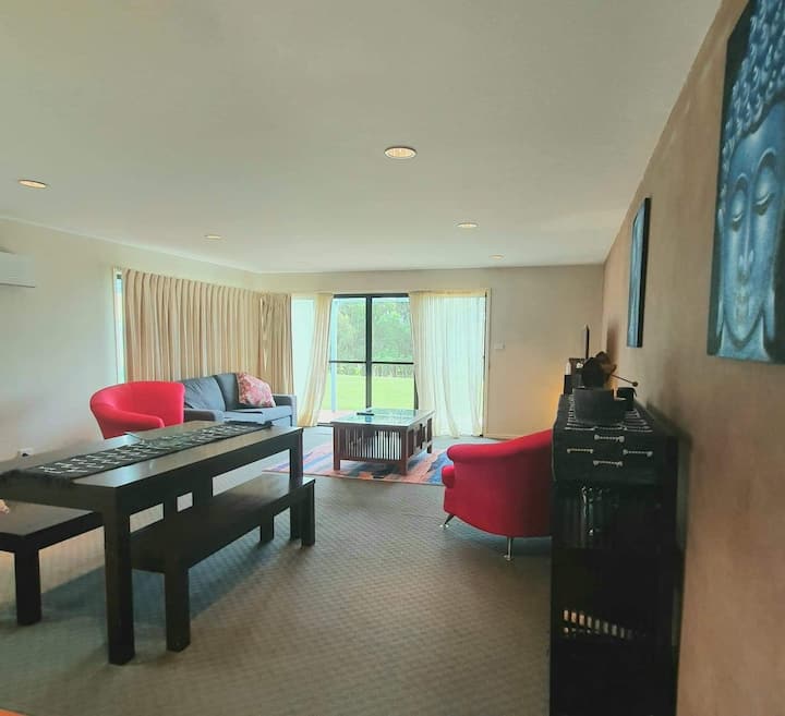 Lovely Spacious 1 Bed Unit On The Golf Course - Port Stephens