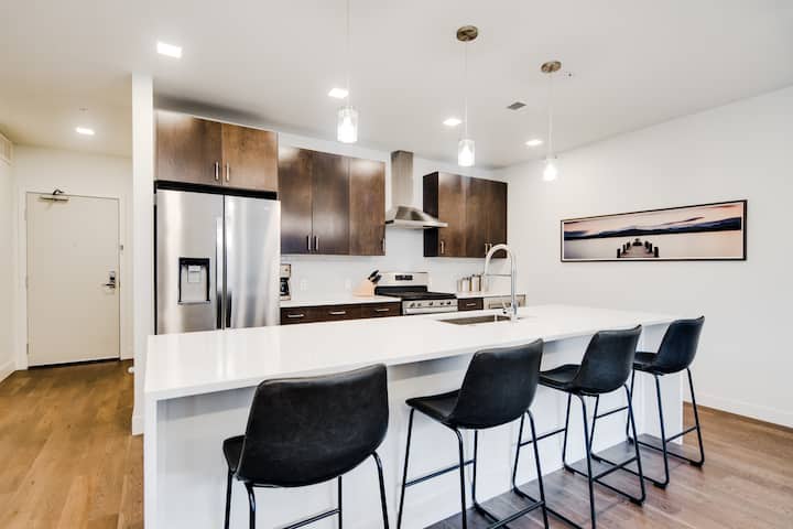 Denver 2 Bedroom Condo With Underground Parking - Denver, CO