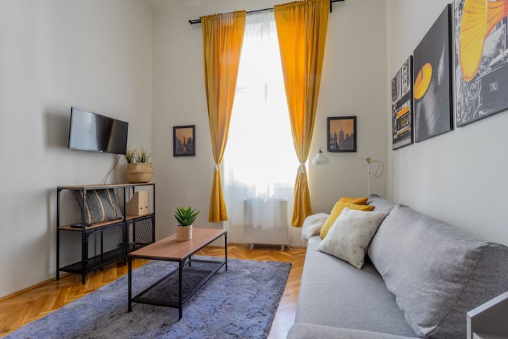 Korina's Lovely Dt Studio Up To 6 Guests - Budapest