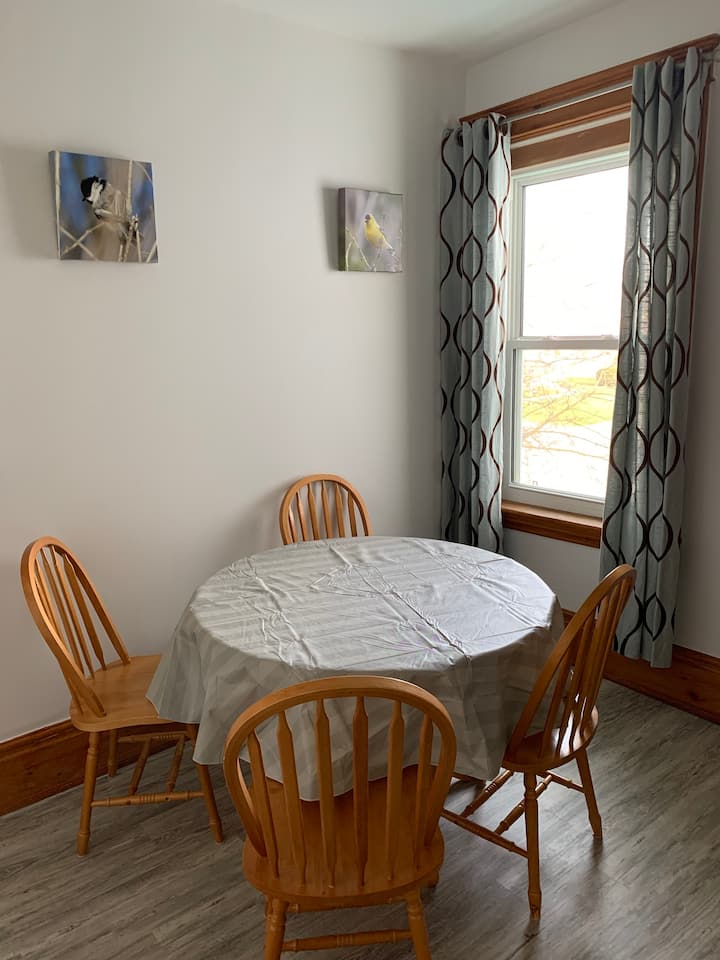 Lovely 2-bedroom Unit With Free Parking - Alliston