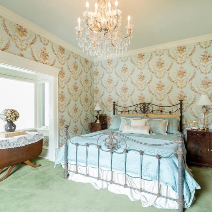 Private Guest Suite In Luxurious Victorian Mansion - Logan, UT