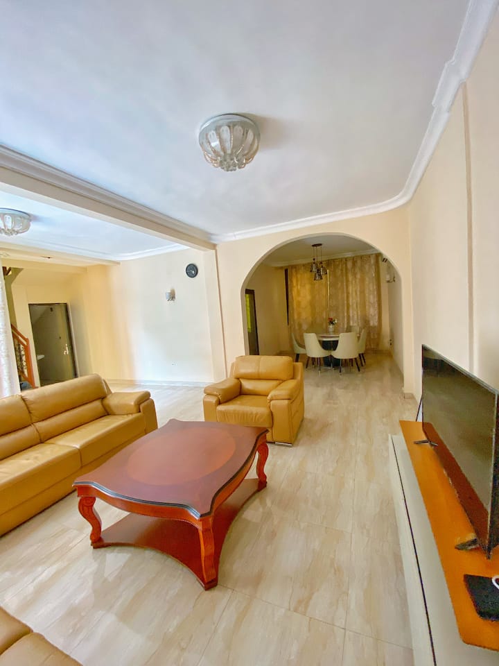 Lovely 3 Bedroom Apartment With Balconies - Lubumbashi