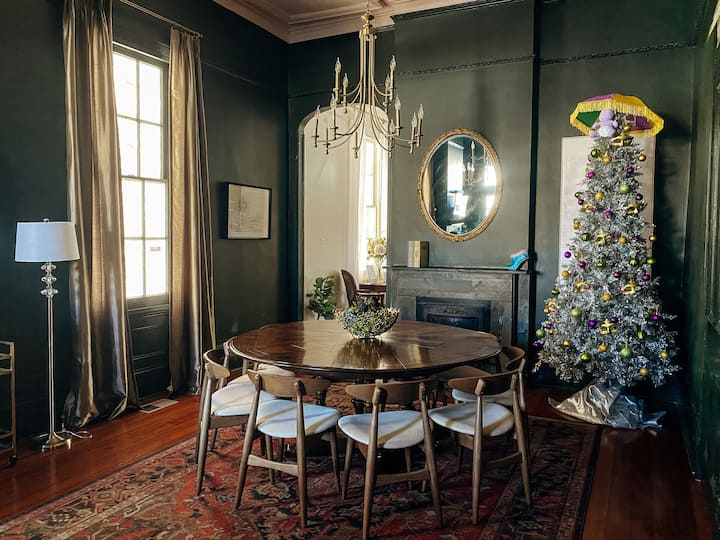 5 Bedroom Home 262 Ft. To St. Charles Ave. - New Orleans, LA