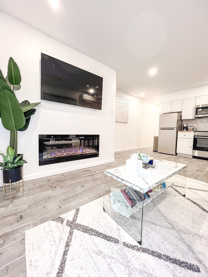 Modern Flat With Parking And Fireplace - New York City