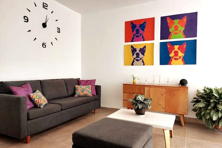 Espaciosa Y Acogedora Casa En Miraflores Con Patio - Cali