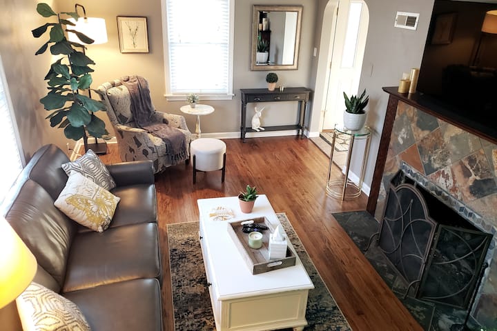 Spacious Cape Cod - Minutes From Notre Dame - Notre Dame, IN