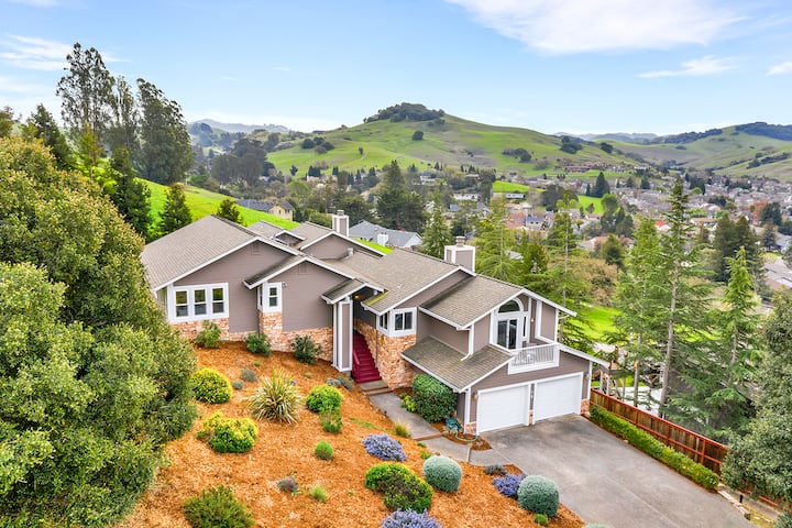 Stunning Sonoma County Home With Amazing Views - Petaluma, CA