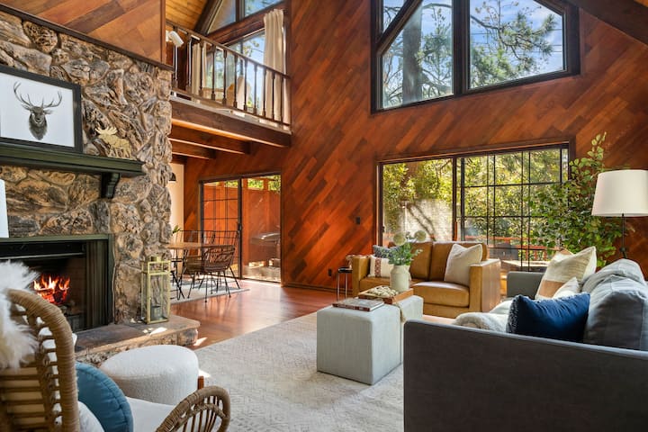 "Mountain Dream" Cabin- With A Hot Tub & Fire Pit! - Lake Arrowhead, CA