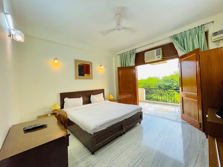 Modern 2bhk Serviced Apt | Sec 45 | Peaceful Area - 구르가온