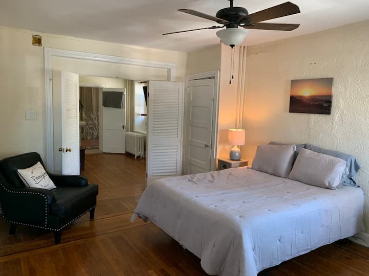 Spacious Apartment In Historic Philadelphia Home - Bucks County, PA