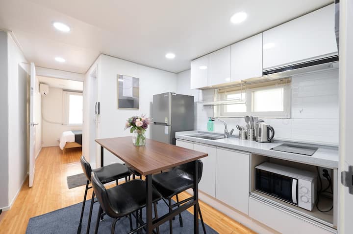 Central House #301(hongdae)弘大入口站步行4分钟 - Seoul
