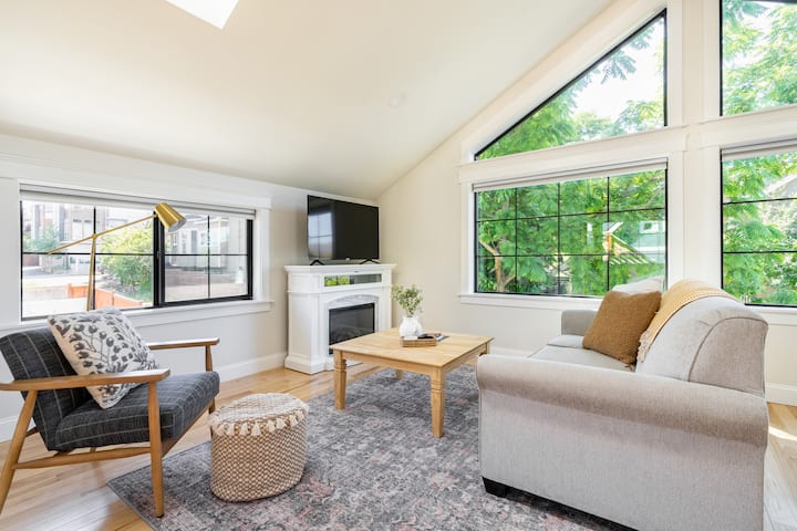 The Greenwood Retreat, Cozy New Construction Loft - Ravenna - Seattle