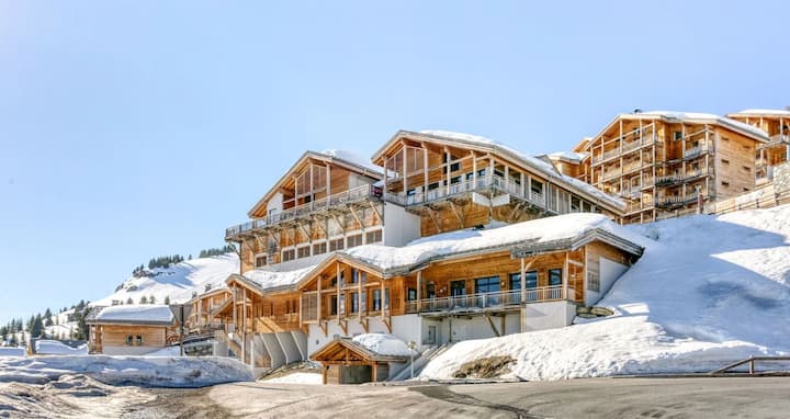 Vues Fantastiques, Spa, Piscine Et Restaurant. - Flaine