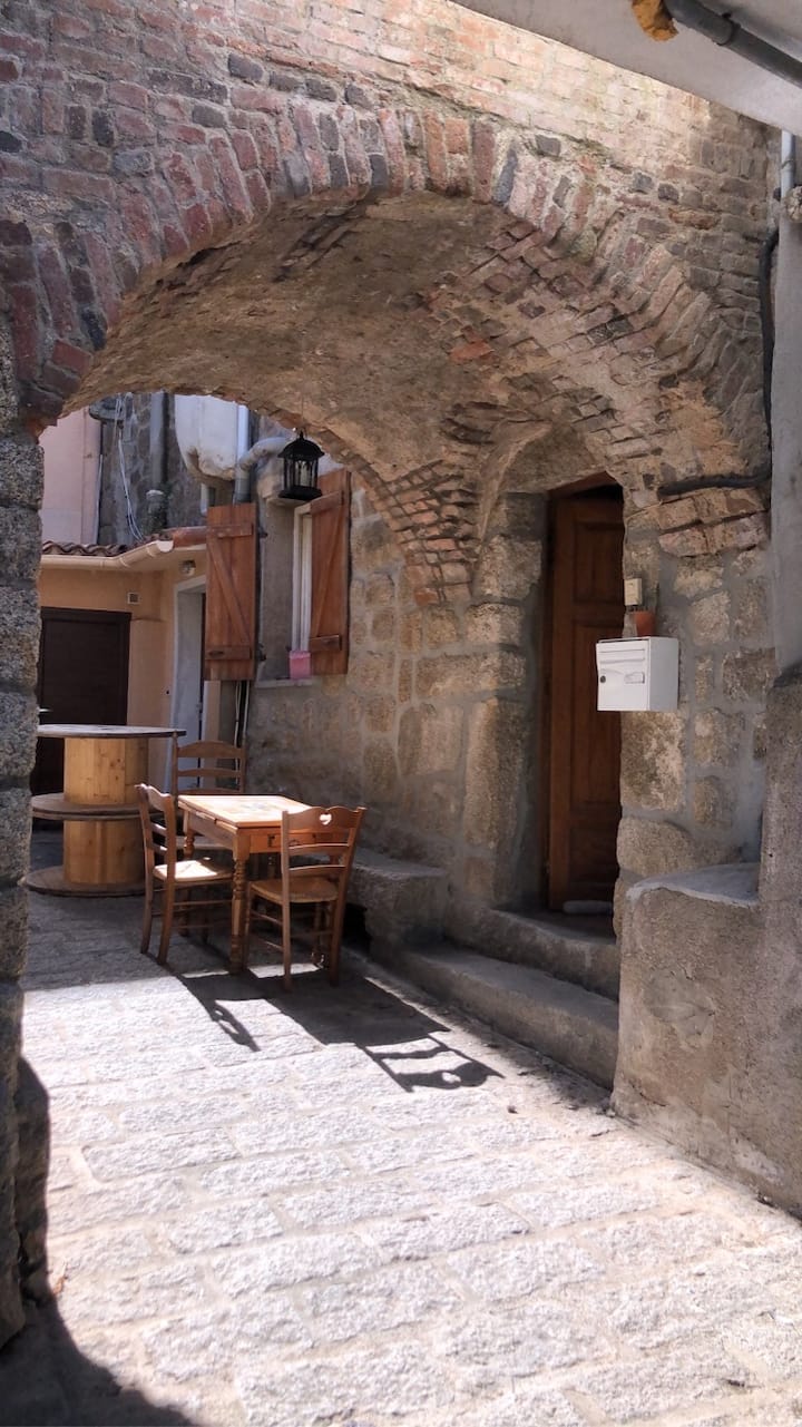 Charmant Logement Avec Terrasse Sous Les Voutes - Sartène