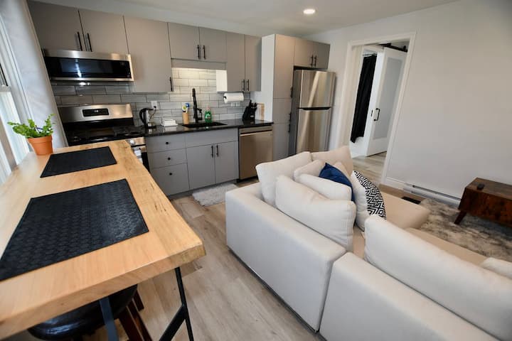 Modern Cozy 2 Bedroom Loft with All the Essentials - Lofts for Rent in ...