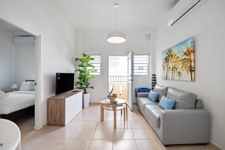 With Balcony Near Calle Loiza-8 Min From The Beach - Portoryko