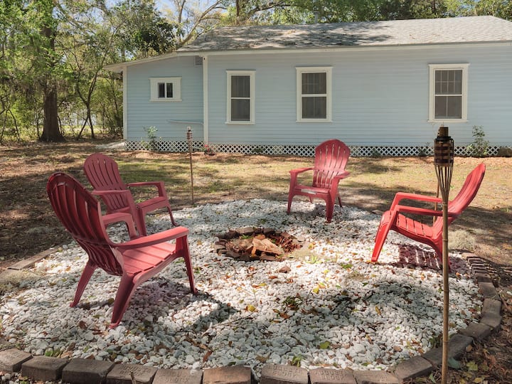 Pet Friendly ! Gatorbungalow ! - Gainesville, FL