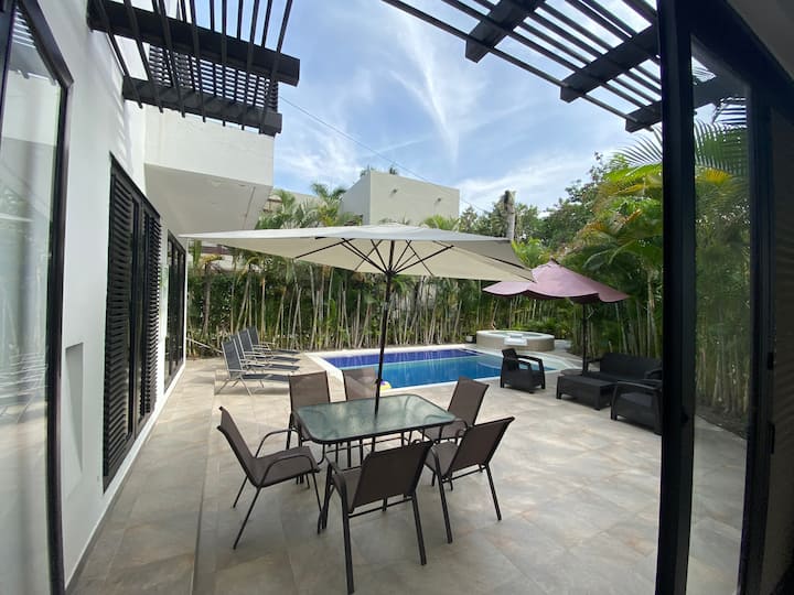 Casa Campestre Condominio Lagos Del Peñón - Girardot