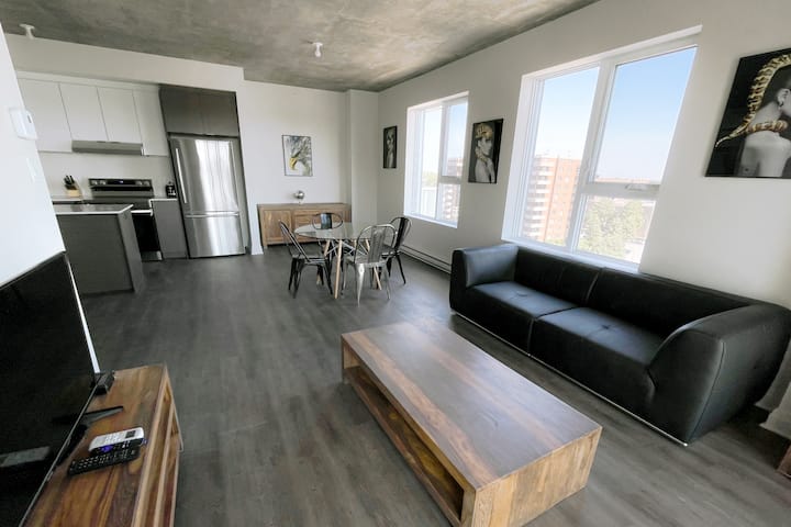 Spacious 2br With Skyline Views, Near Place Vertu - Dorval