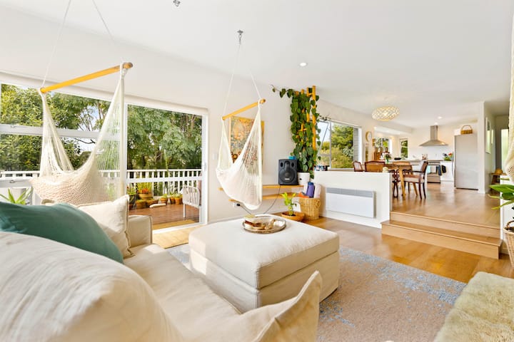 Peaceful Oasis In The Heart Of Stanmore Bay - Waiwera