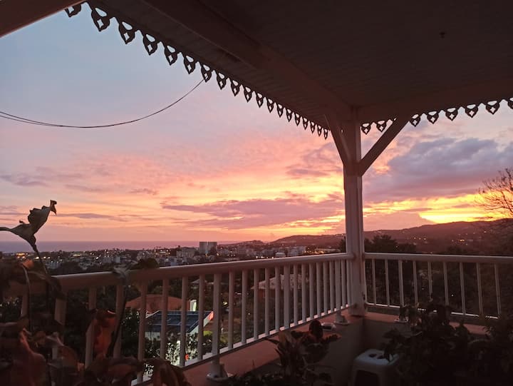 Magnifique Appartement Lumineux Et Ventilé - Fort-de-France