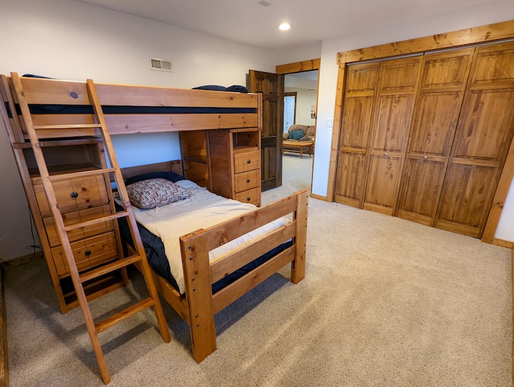 2-bedroom Den - 17 Mins From Copper, Keystone - Silverthorne, CO