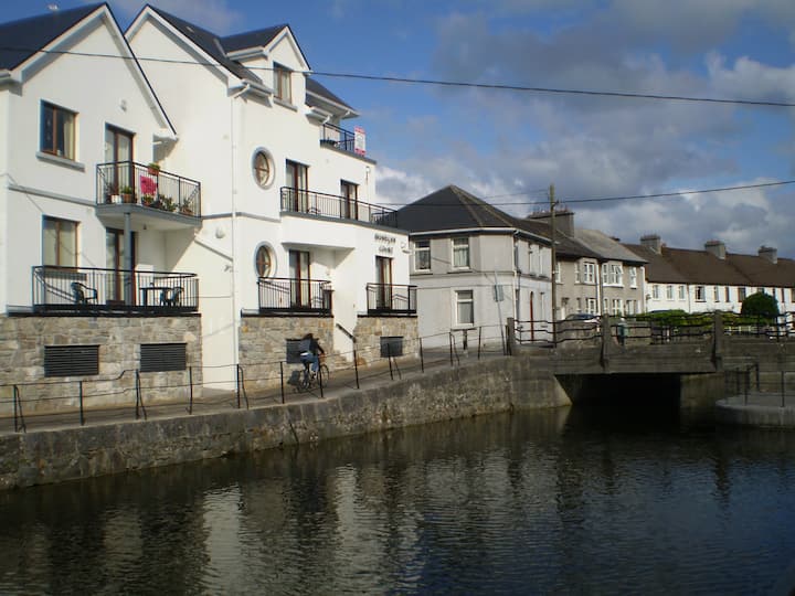 Beautiful Galway City Centre Apartment - Galway