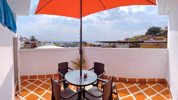 Casa Grande Y Agradable En El Barrio D San Antonio - Cali