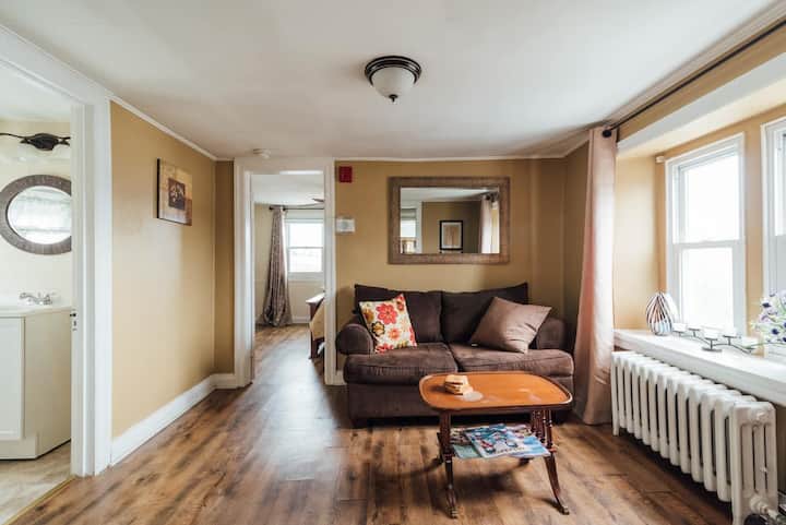 Charming Apartment In Historic Philadelphia Home - Ardmore, PA