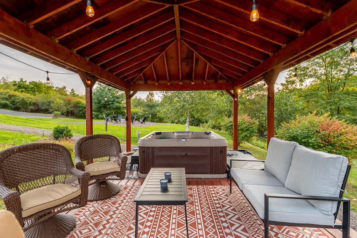 Country Getaway| Hot Tub| Firepit| Mini Golf - Kerhonkson, NY