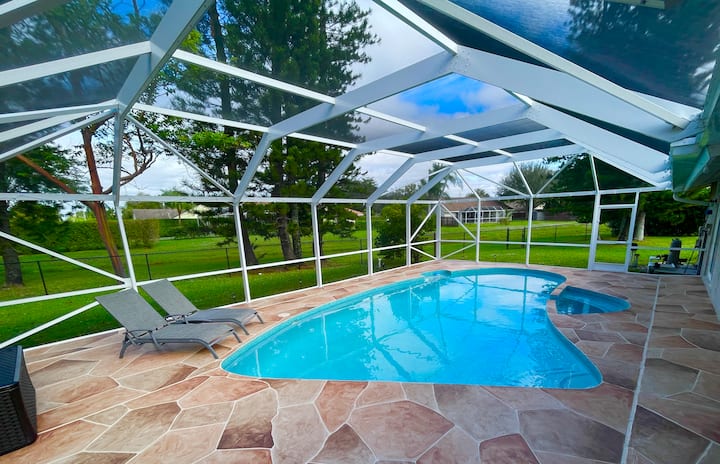 Elegant Pool Home  In Quiet Equestrian Area - Royal Palm Beach, FL
