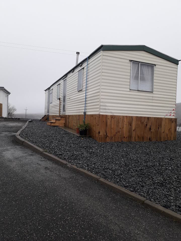 Delightful Caravan Overlooking Loch An Eilean. - South Uist