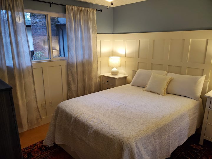 Cheerful 3-bed House - Quiet & Close To Everything - Tacoma, WA