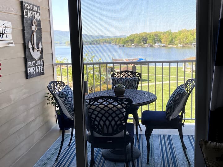 Stunning Lake View 1 Bedroom Condo - 스미스 마운틴 호