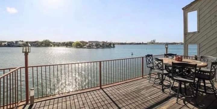Relaxing 4 Bed Townhouse On Lake Lbj With Dock - Horseshoe Bay, TX
