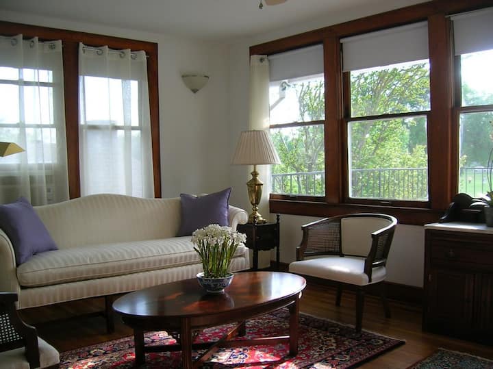 Cozy 1930's Parkside Apartment - Texas