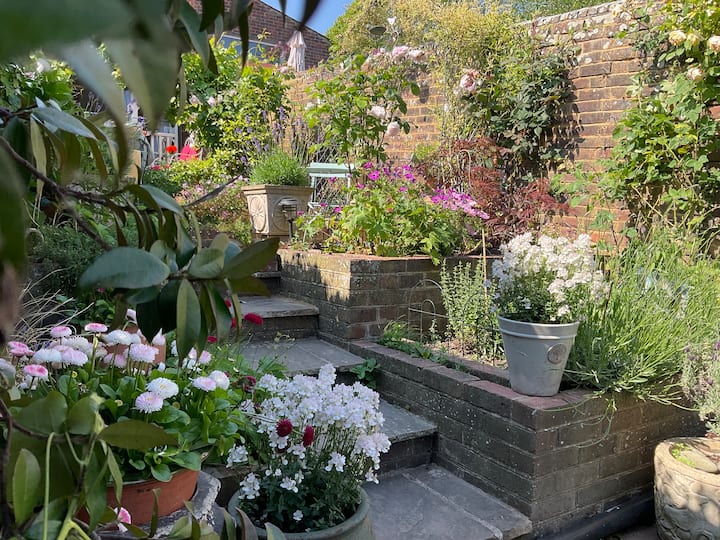 Arundel House With Lovely Garden - Littlehampton