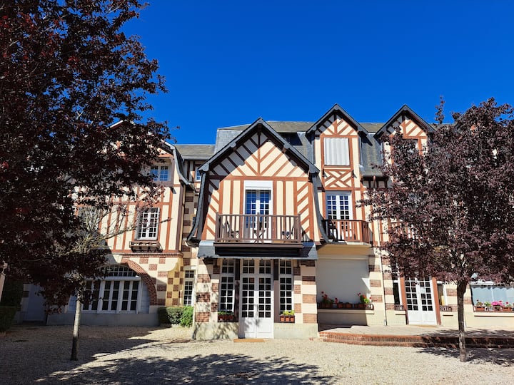 Studio Chic,  Hyper Centre, 4 Minutes De La Plage - Cabourg