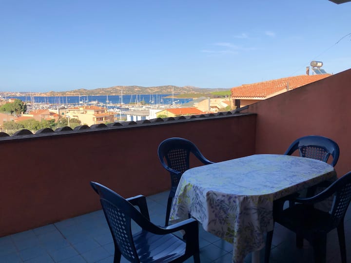 COMFORTABLE APARTMENT WITH CENTRAL SEA VIEW - Vacation homes for Rent ...