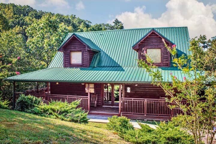 Country Living - Pigeon Forge, TN