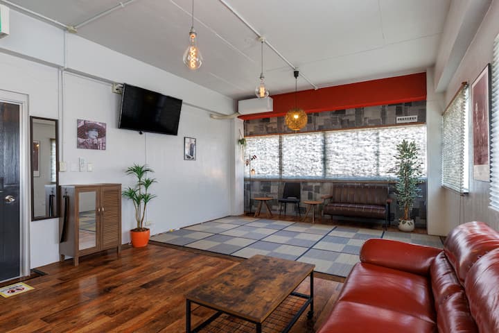 ５F最大10名。美栄橋駅徒歩１分！空港15分！大人数収容の広々空間（トイレ１・シャワールーム１） - Naha