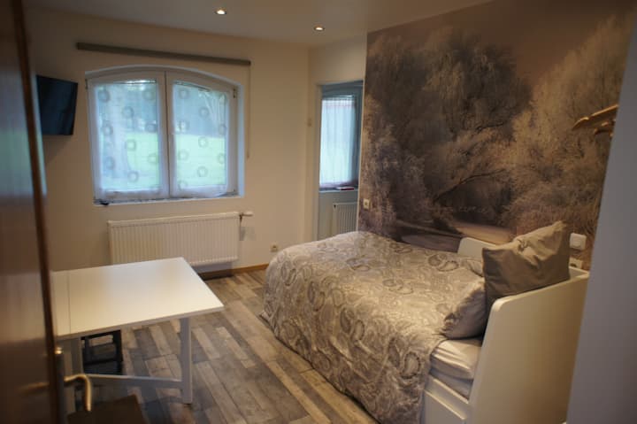 Ravissant Studio Meublé Dans Une Maison De Pays - Aulnoye-Aymeries