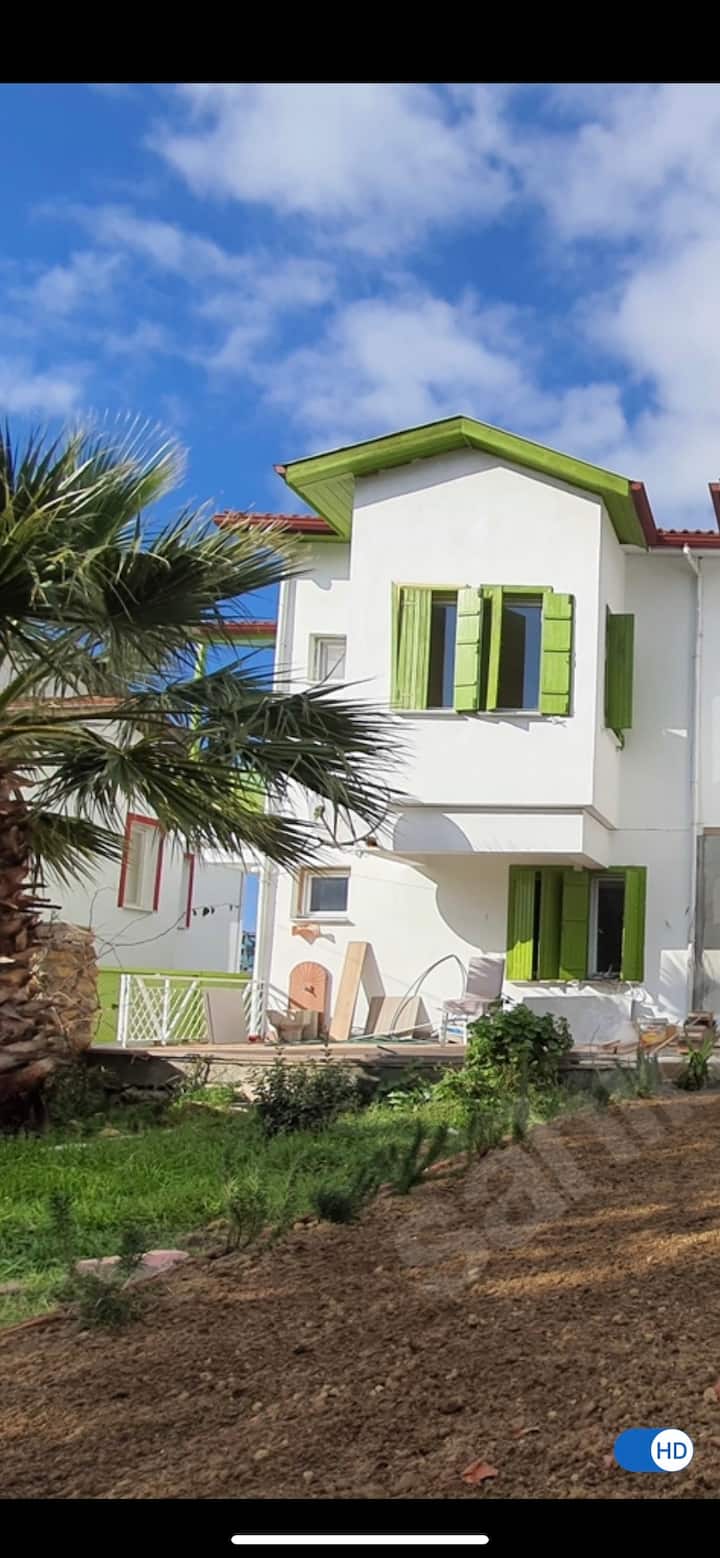 Cunda Lale Adası Bahçeli, şöMineli,3+1 Müstakil Ev - Ayvalık