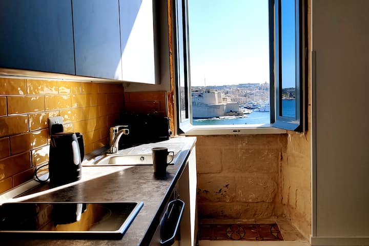 Oasis 22 Savynomad Harbour Residences  Wow Views - Valletta