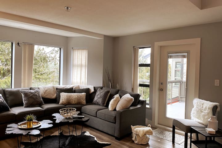 Large Unit - Minutes Away From Village And Lake - Whistler