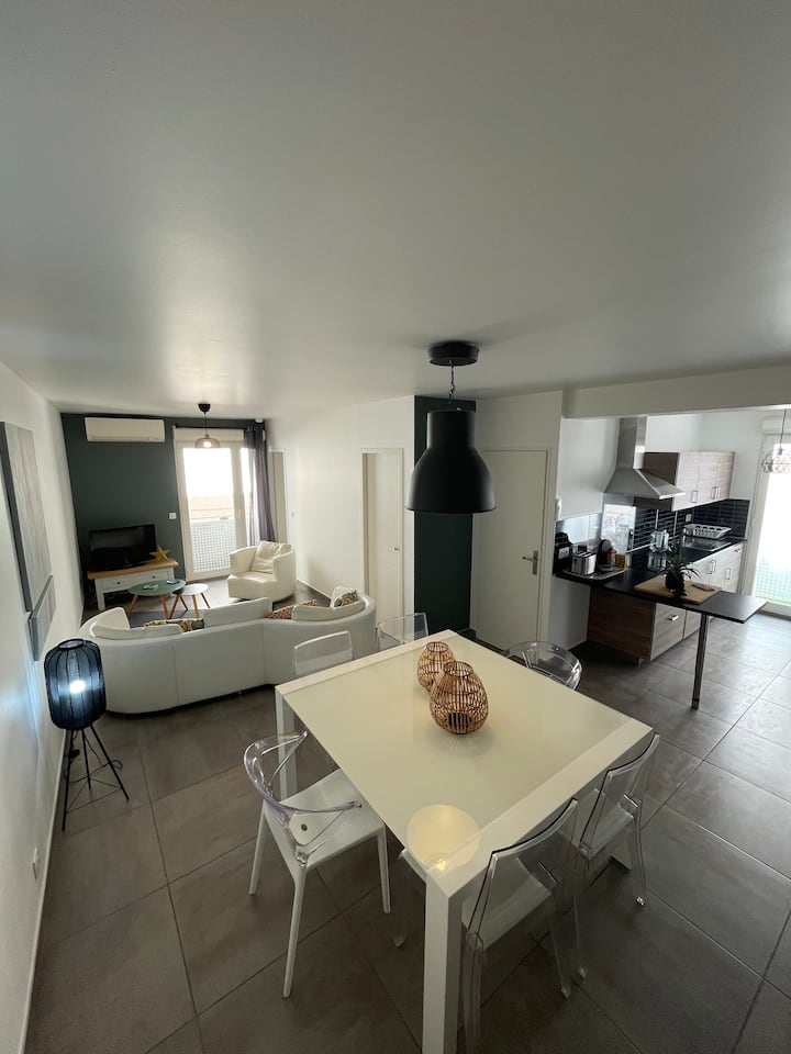 Bel Appartement Dans Maison De Village 50m Du Port - Sète