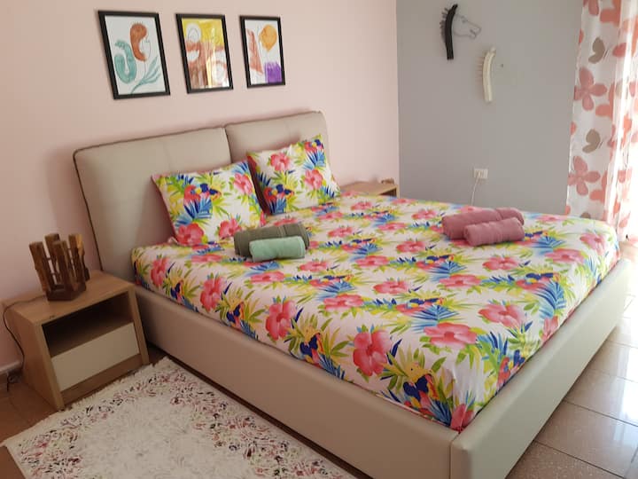 Garden View Apartment In The Center Of Tirana - Tirana
